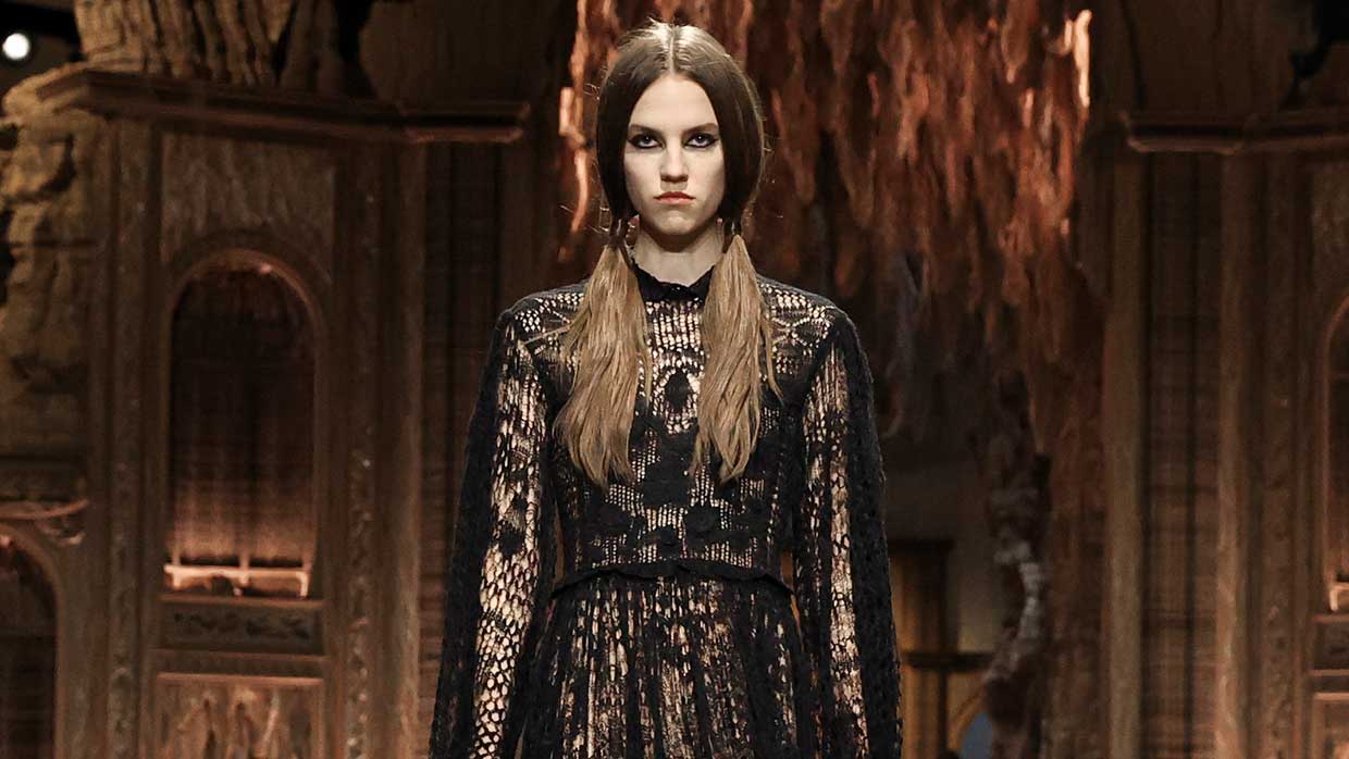 Wednesday Addams ook in de mode voor lente zomer 2023