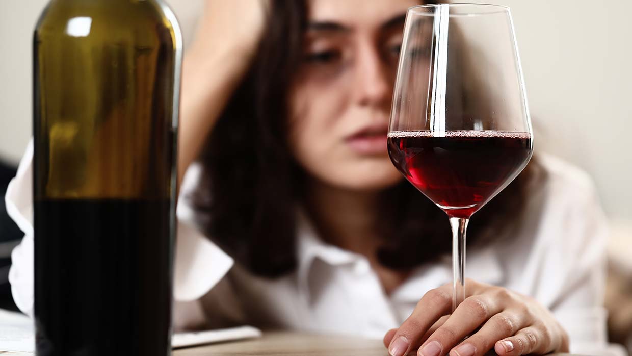 Een eerlijke kijk op drankverslaving en hoe je ermee omgaat